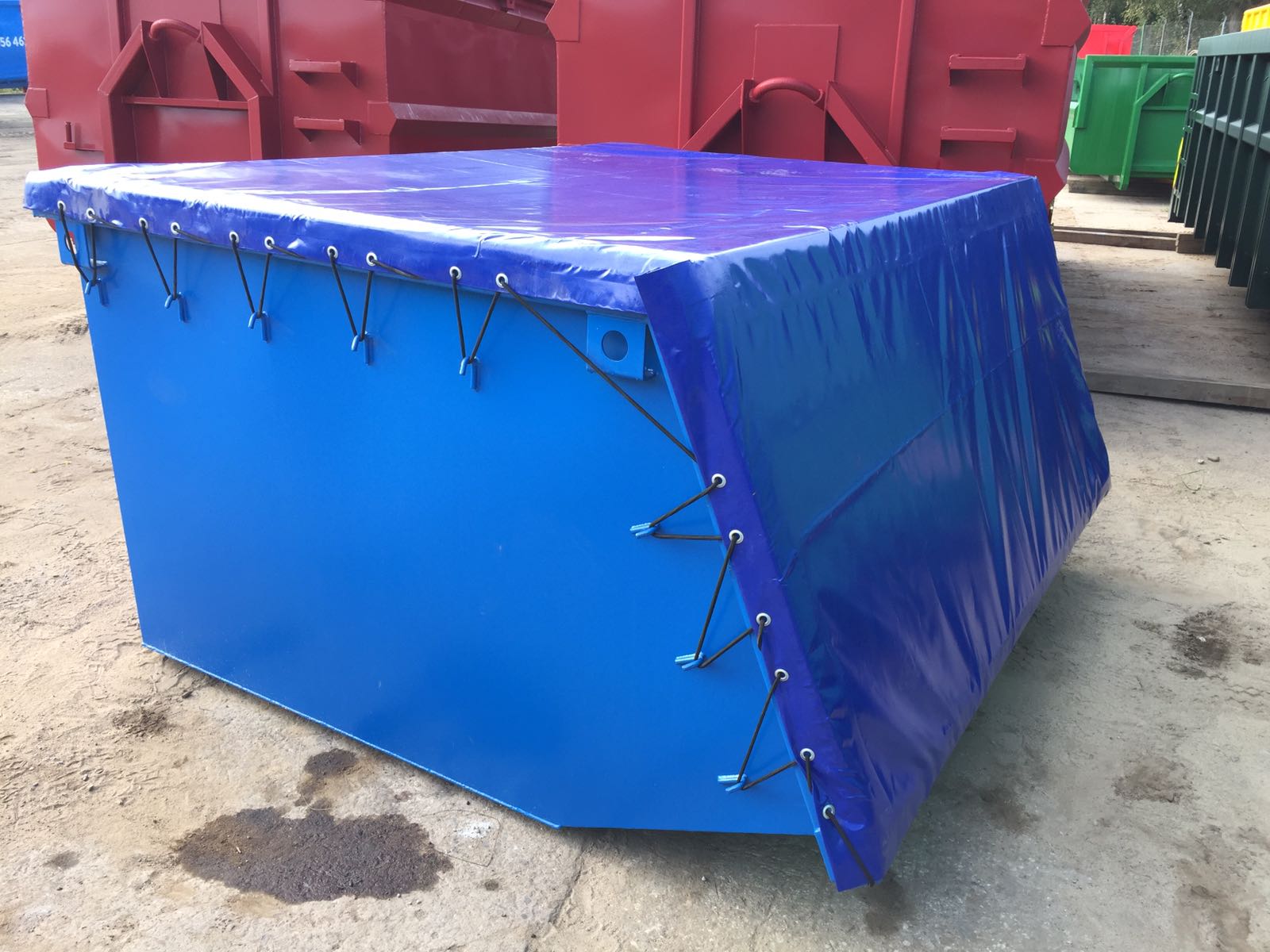 Täckta BM-containrar | Dinacon - Framtidens containrar