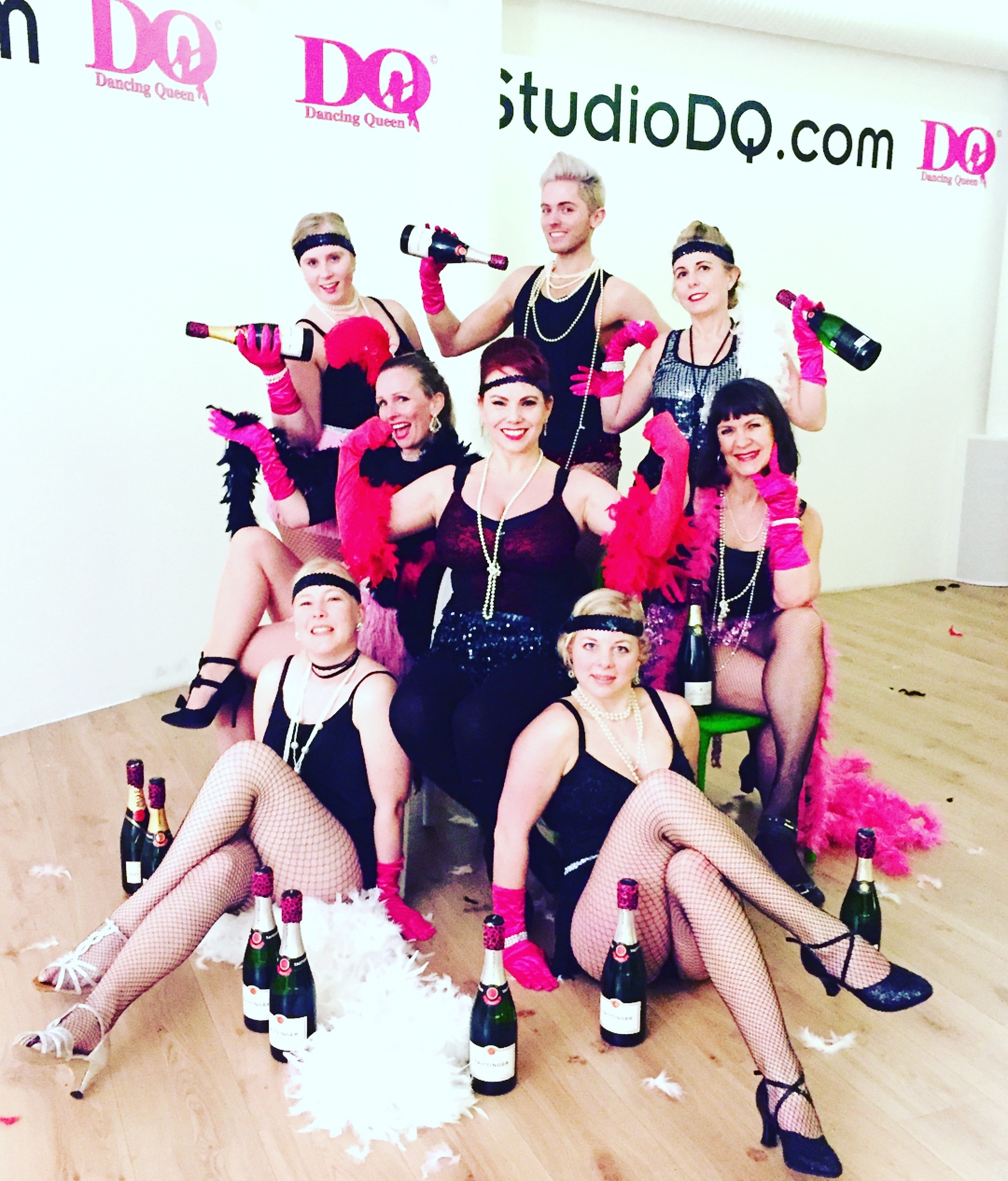 Burlesk elevshow 8/12 | Polefitness, poledance, aerial och chair ...